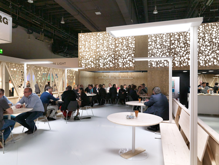 Lights and Lighting | LIGHT + BUILDING 2014 Performance iN Lighting ...