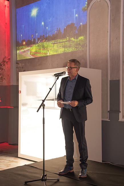 Lights and Lighting | PERFORMANCE iN LIGHTING - 40° Performance iN ...